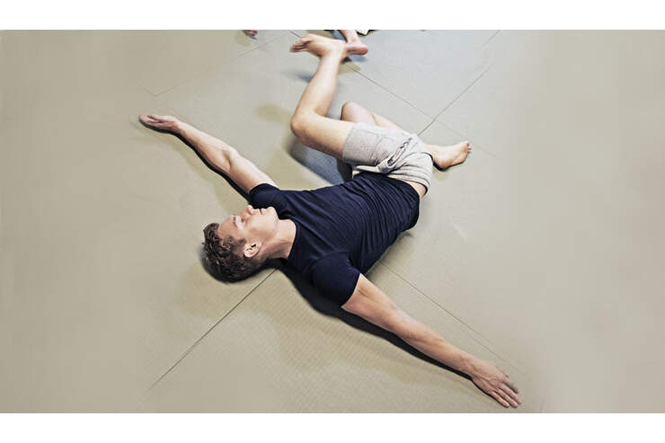 Fitness-Kurs Prasara-Yoga im Test | MEN'S HEALTH